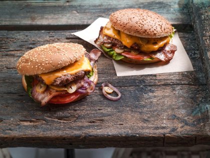 Ζουμερό Cheeseburger | Sigmalive Cooking
